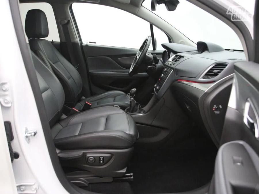 White Opel Mokka 2016 in Vilnius, with an engine capacity of 1.40 L and mileage of 88 thousand km for 10199 €, photo 15 on AUTOMOTO.COM.LV