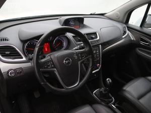 White Opel Mokka 2016 in Vilnius, with an engine capacity of 1.40 L and mileage of 88 thousand km for 10199 €, photo 17 on AUTOMOTO.COM.LV