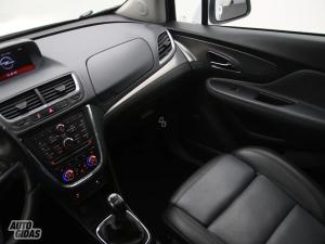 White Opel Mokka 2016 in Vilnius, with an engine capacity of 1.40 L and mileage of 88 thousand km for 10199 €, photo 22 on AUTOMOTO.COM.LV