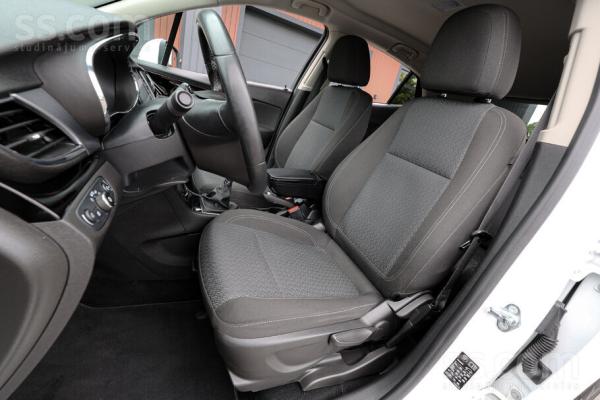 Balts Opel Mokka 2016 Jelgava, ar dzinēja tilpumu 1.40 L un nobraukumu 0 tūkst. km par 8990 €, foto 9 vietnē AUTOMOTO.COM.LV