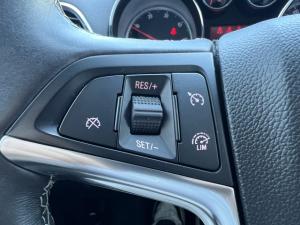Balts Opel Mokka 2016 Rīga, ar dzinēja tilpumu 1.60 L un nobraukumu 228 tūkst. km par 8550 €, foto 5 vietnē AUTOMOTO.COM.LV