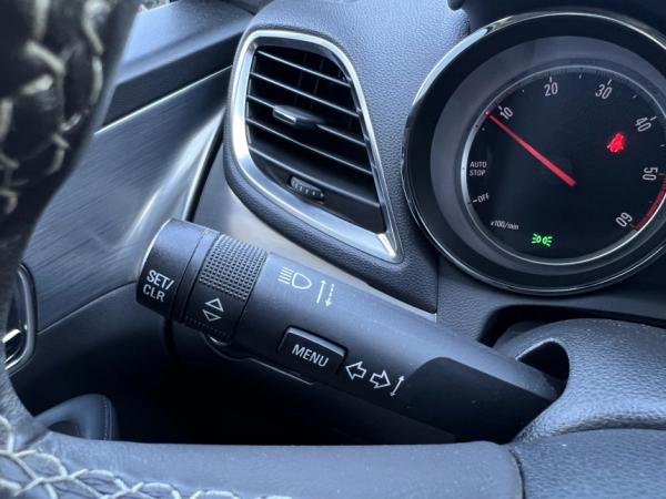 Balts Opel Mokka 2016 Rīga, ar dzinēja tilpumu 1.60 L un nobraukumu 228 tūkst. km par 8550 €, foto 5 vietnē AUTOMOTO.COM.LV
