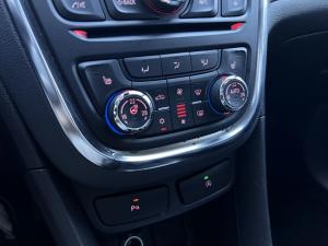 Balts Opel Mokka 2016 Rīga, ar dzinēja tilpumu 1.60 L un nobraukumu 228 tūkst. km par 8550 €, foto 19 vietnē AUTOMOTO.COM.LV