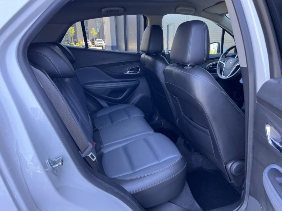 Balts Opel Mokka 2016 Rīga, ar dzinēja tilpumu 1.60 L un nobraukumu 228 tūkst. km par 8550 €, foto 35 vietnē AUTOMOTO.COM.LV