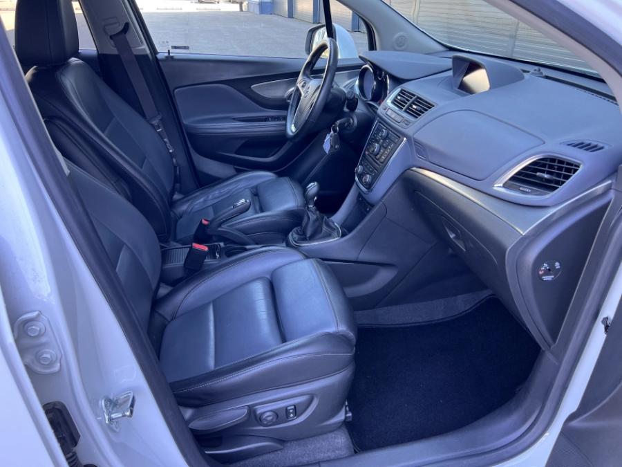 Balts Opel Mokka 2016 Rīga, ar dzinēja tilpumu 1.60 L un nobraukumu 228 tūkst. km par 8550 €, foto 37 vietnē AUTOMOTO.COM.LV