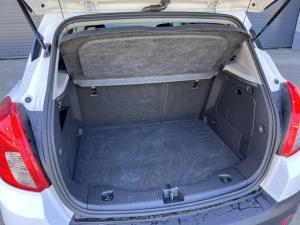 Balts Opel Mokka 2016 Rīga, ar dzinēja tilpumu 1.60 L un nobraukumu 228 tūkst. km par 8550 €, foto 43 vietnē AUTOMOTO.COM.LV