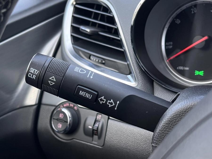 Balts Opel Mokka 2016 Rīga, ar dzinēja tilpumu 1.60 L un nobraukumu 228 tūkst. km par 8550 €, foto 44 vietnē AUTOMOTO.COM.LV