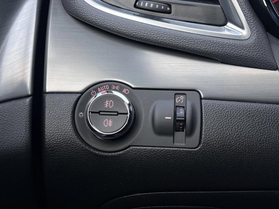 Balts Opel Mokka 2016 Rīga, ar dzinēja tilpumu 1.60 L un nobraukumu 228 tūkst. km par 8550 €, foto 47 vietnē AUTOMOTO.COM.LV