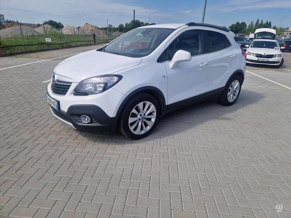 White Opel Mokka 2016 in Taurage, with an engine capacity of 1.60 L and mileage of 193 thousand km for 6900 €, photo 1 on AUTOMOTO.COM.LV