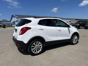 White Opel Mokka 2016 in Taurage, with an engine capacity of 1.60 L and mileage of 173 thousand km for 6200 €, photo 4 on AUTOMOTO.COM.LV