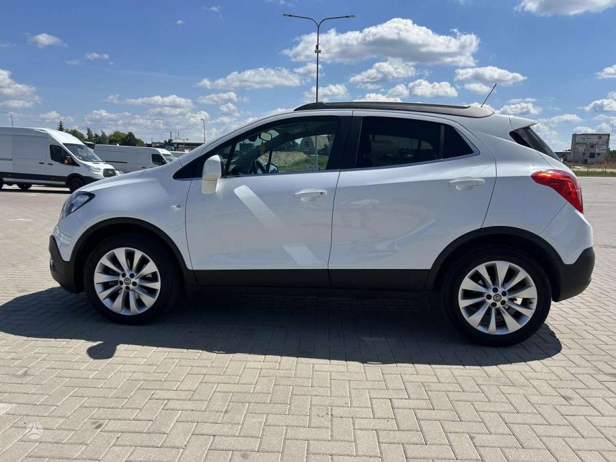 White Opel Mokka 2016 in Taurage, with an engine capacity of 1.60 L and mileage of 173 thousand km for 6200 €, photo 7 on AUTOMOTO.COM.LV