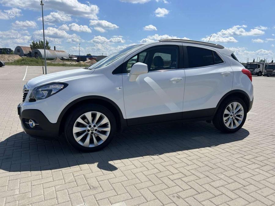 White Opel Mokka 2016 in Taurage, with an engine capacity of 1.60 L and mileage of 173 thousand km for 6200 €, photo 8 on AUTOMOTO.COM.LV