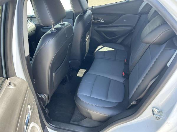 White Opel Mokka 2016 in Taurage, with an engine capacity of 1.60 L and mileage of 173 thousand km for 6200 €, photo 9 on AUTOMOTO.COM.LV