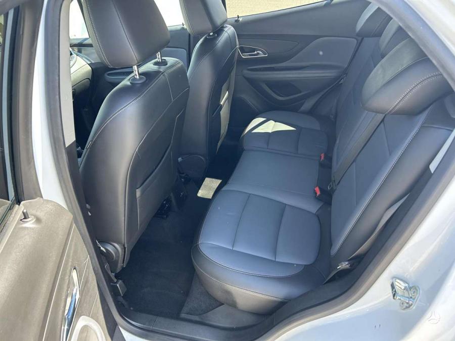 White Opel Mokka 2016 in Taurage, with an engine capacity of 1.60 L and mileage of 173 thousand km for 6200 €, photo 10 on AUTOMOTO.COM.LV