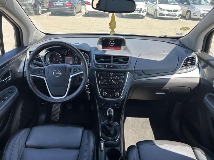 White Opel Mokka 2016 in Taurage, with an engine capacity of 1.60 L and mileage of 173 thousand km for 6200 €, photo 11 on AUTOMOTO.COM.LV