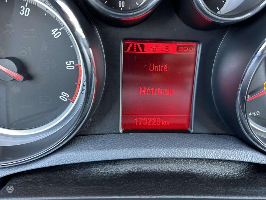 White Opel Mokka 2016 in Taurage, with an engine capacity of 1.60 L and mileage of 173 thousand km for 6200 €, photo 14 on AUTOMOTO.COM.LV