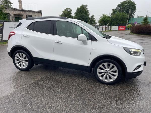 White Opel Mokka 2016 in Jelgava, with an engine capacity of 1.60 L and mileage of 157 thousand km for 9500 €, photo 4 on AUTOMOTO.COM.LV