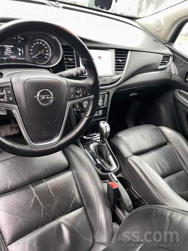 White Opel Mokka 2016 in Jelgava, with an engine capacity of 1.60 L and mileage of 157 thousand km for 9500 €, photo 7 on AUTOMOTO.COM.LV
