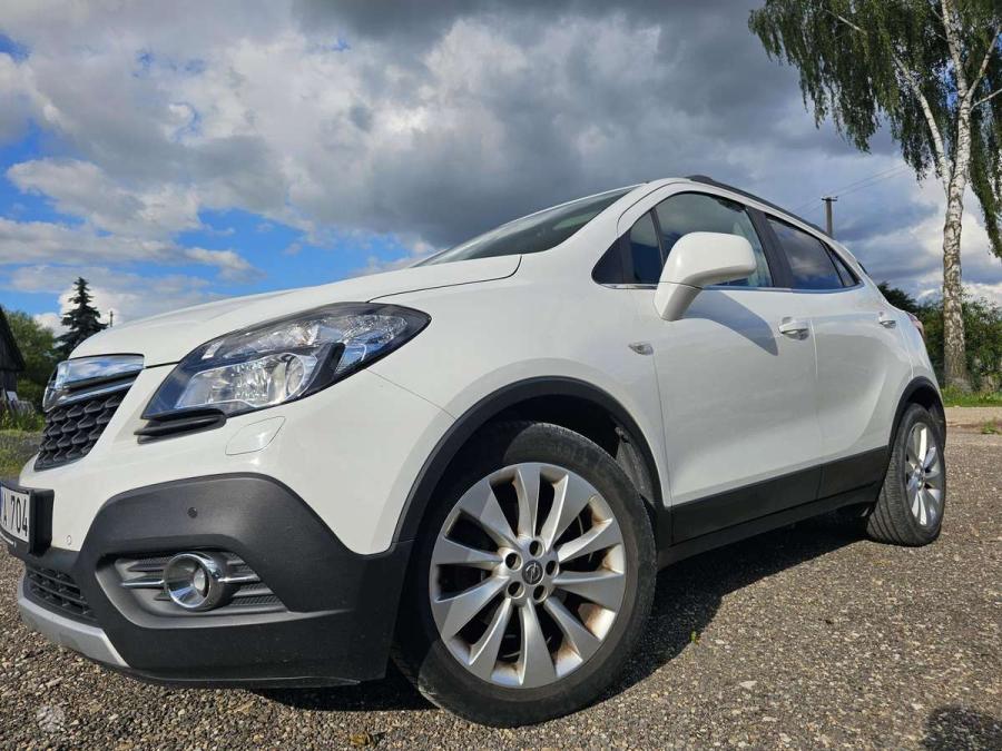 Белый Опель Mokka 2016 в Каунас, объемом двигателя 1.60 л и пробегом 153 тыс. км за 7650 €, фото 1 на AUTOMOTO.COM.LV