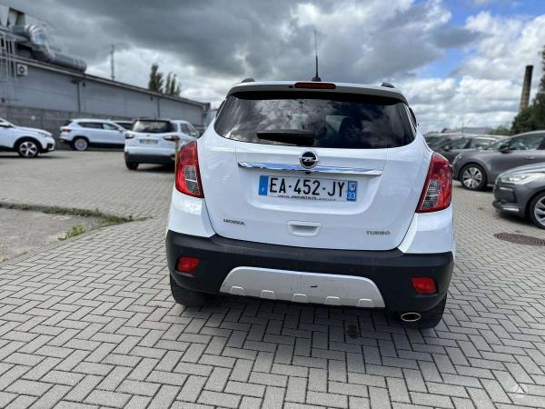 White Opel Mokka 2016 in Taurage, with an engine capacity of 1.36 L and mileage of 165 thousand km for 6800 €, photo 5 on AUTOMOTO.COM.LV