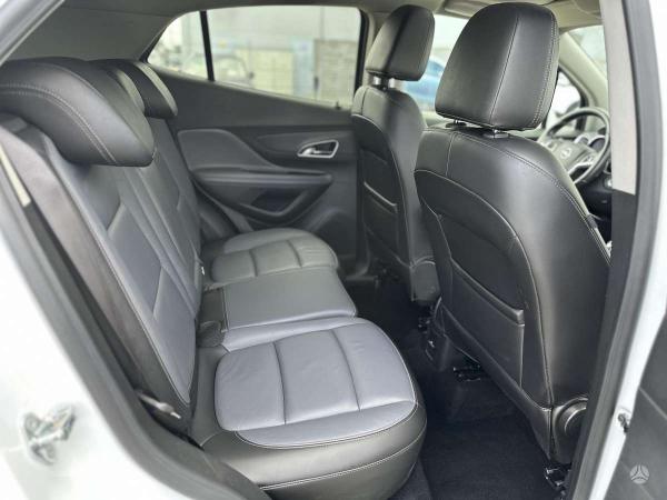 White Opel Mokka 2016 in Taurage, with an engine capacity of 1.36 L and mileage of 165 thousand km for 6800 €, photo 10 on AUTOMOTO.COM.LV