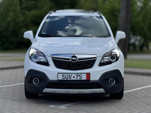 White Opel Mokka 2016 in Jurmala, with an engine capacity of 1.60 L and mileage of 172 thousand km for 7750 €, photo 5 on AUTOMOTO.COM.LV
