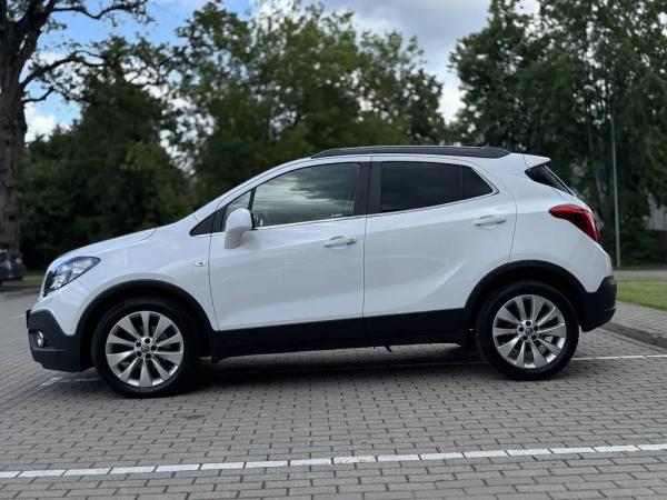 White Opel Mokka 2016 in Jurmala, with an engine capacity of 1.60 L and mileage of 172 thousand km for 7750 €, photo 6 on AUTOMOTO.COM.LV