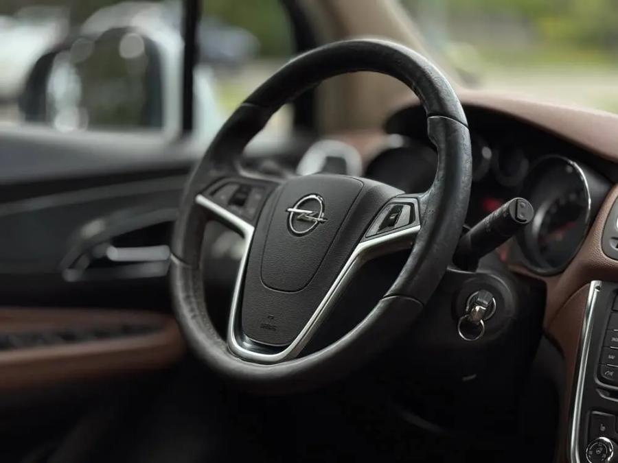 Белый Опель Mokka 2016 в Юрмала, объемом двигателя 1.60 л и пробегом 172 тыс. км за 7750 €, фото 19 на AUTOMOTO.COM.LV
