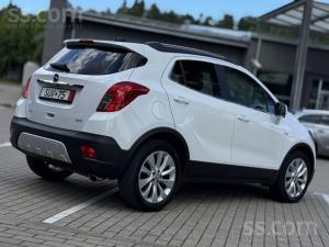 White Opel Mokka 2016 in Jurmala, with an engine capacity of 1.60 L and mileage of 172 thousand km for 7750 €, photo 3 on AUTOMOTO.COM.LV