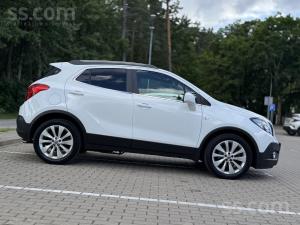 White Opel Mokka 2016 in Jurmala, with an engine capacity of 1.60 L and mileage of 172 thousand km for 7750 €, photo 8 on AUTOMOTO.COM.LV