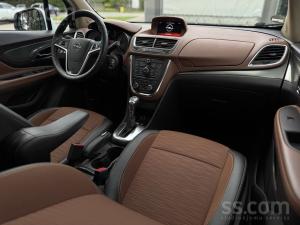 White Opel Mokka 2016 in Jurmala, with an engine capacity of 1.60 L and mileage of 172 thousand km for 7750 €, photo 9 on AUTOMOTO.COM.LV