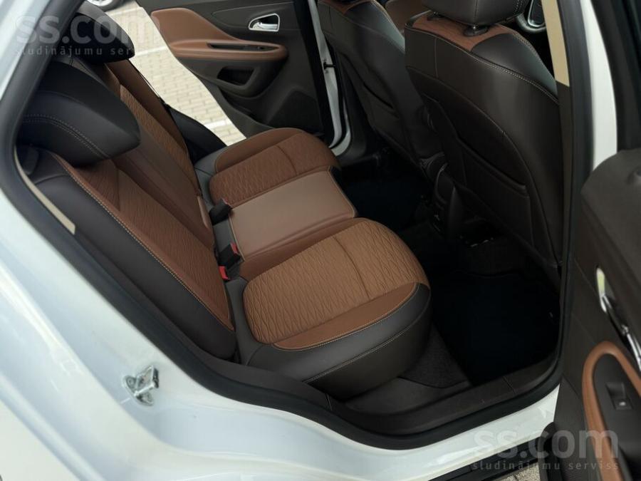 White Opel Mokka 2016 in Jurmala, with an engine capacity of 1.60 L and mileage of 172 thousand km for 7750 €, photo 10 on AUTOMOTO.COM.LV