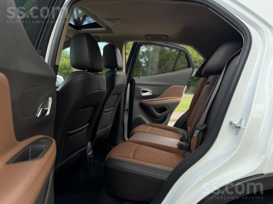 White Opel Mokka 2016 in Jurmala, with an engine capacity of 1.60 L and mileage of 172 thousand km for 7750 €, photo 11 on AUTOMOTO.COM.LV