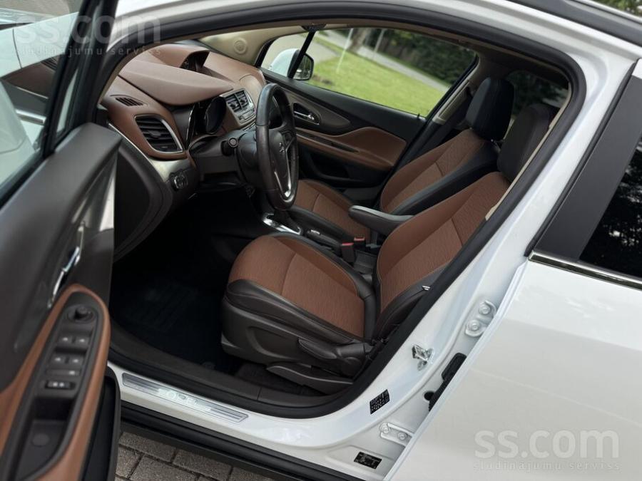 White Opel Mokka 2016 in Jurmala, with an engine capacity of 1.60 L and mileage of 172 thousand km for 7750 €, photo 14 on AUTOMOTO.COM.LV