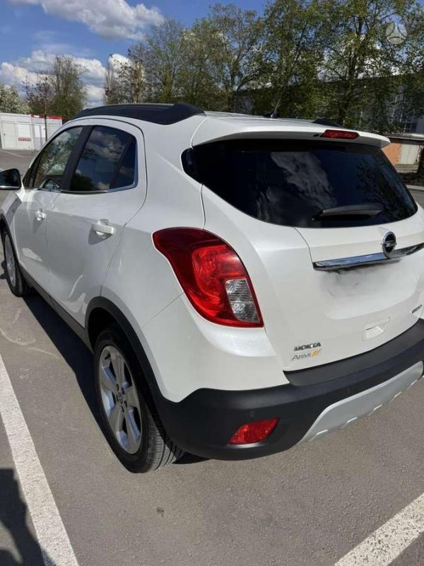 Balts Opel Mokka 2016 Klaipėda, ar dzinēja tilpumu 1.36 L un nobraukumu 85 tūkst. km par 10200 €, foto 3 vietnē AUTOMOTO.COM.LV