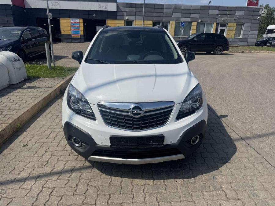 White Opel Mokka 2016 in Kaunas, with an engine capacity of 1.60 L and mileage of 221 thousand km for 6850 €, photo 3 on AUTOMOTO.COM.LV