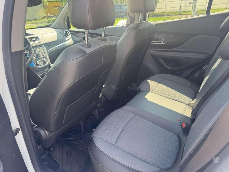 White Opel Mokka 2016 in Kaunas, with an engine capacity of 1.60 L and mileage of 221 thousand km for 6850 €, photo 13 on AUTOMOTO.COM.LV