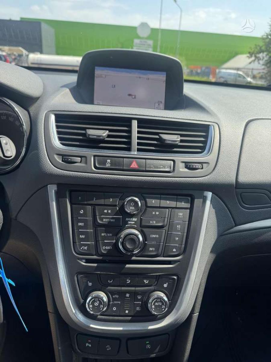 White Opel Mokka 2016 in Kaunas, with an engine capacity of 1.60 L and mileage of 221 thousand km for 6850 €, photo 14 on AUTOMOTO.COM.LV
