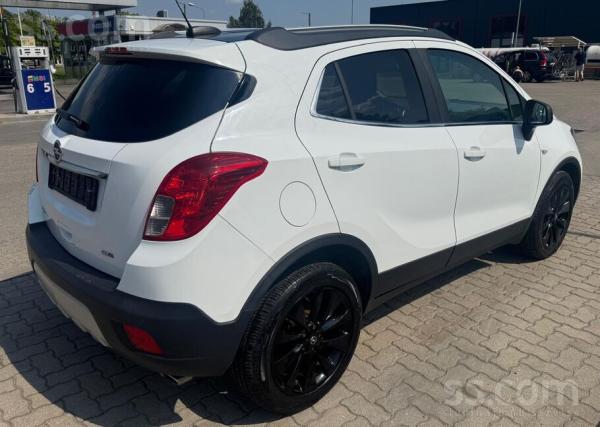 White Opel Mokka 2016 in Jurmala, with an engine capacity of 1.60 L and mileage of 221 thousand km for 7500 €, photo 8 on AUTOMOTO.COM.LV