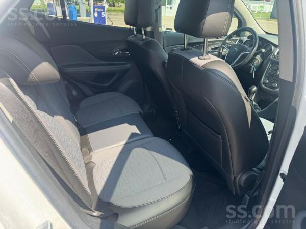 White Opel Mokka 2016 in Jurmala, with an engine capacity of 1.60 L and mileage of 221 thousand km for 7500 €, photo 10 on AUTOMOTO.COM.LV