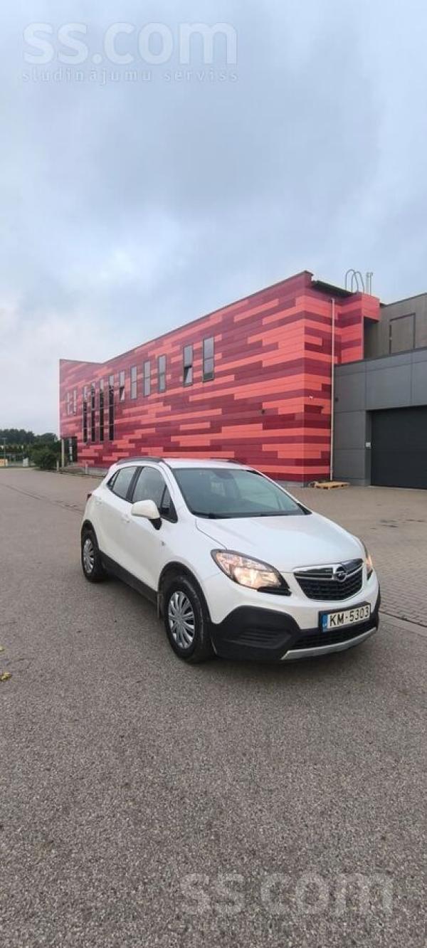 White Opel Mokka 2016 in Riga, with an engine capacity of 1.60 L and mileage of 136 thousand km for 6000 €, photo 3 on AUTOMOTO.COM.LV