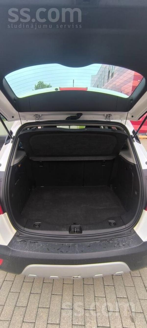 White Opel Mokka 2016 in Riga, with an engine capacity of 1.60 L and mileage of 136 thousand km for 6000 €, photo 10 on AUTOMOTO.COM.LV