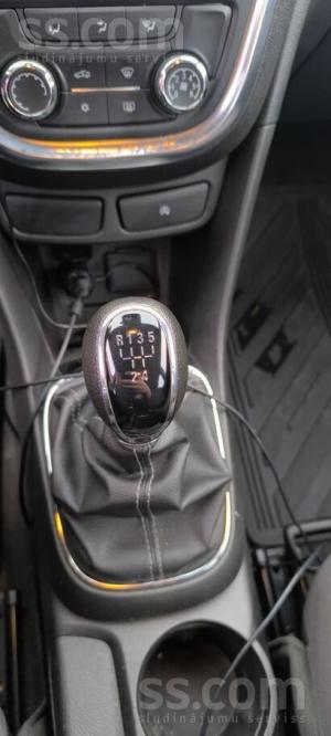 Белый Опель Mokka 2016 в Рига, объемом двигателя 1.60 л и пробегом 136 тыс. км за 6000 €, фото 13 на AUTOMOTO.COM.LV