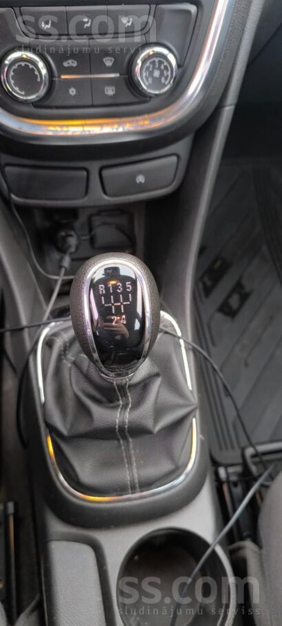 Белый Опель Mokka 2016 в Рига, объемом двигателя 1.60 л и пробегом 136 тыс. км за 6000 €, фото 13 на AUTOMOTO.COM.LV