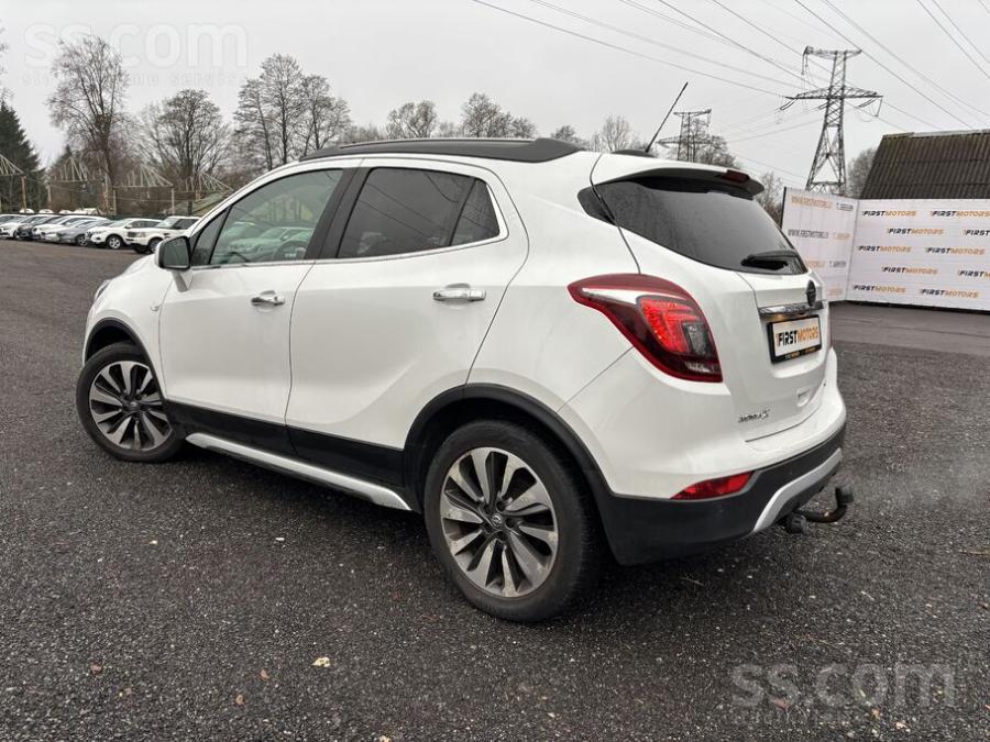 White Opel Mokka 2017 in Riga, with an engine capacity of 1.60 L and mileage of 141 thousand km for 9950 €, photo 2 on AUTOMOTO.COM.LV