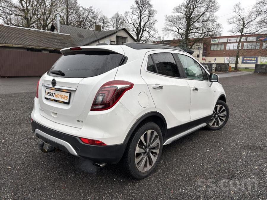 White Opel Mokka 2017 in Riga, with an engine capacity of 1.60 L and mileage of 141 thousand km for 9950 €, photo 4 on AUTOMOTO.COM.LV