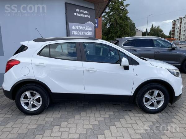 White Opel Mokka 2017 in Talsi, with an engine capacity of 1.60 L and mileage of 192 thousand km for 7600 €, photo 2 on AUTOMOTO.COM.LV
