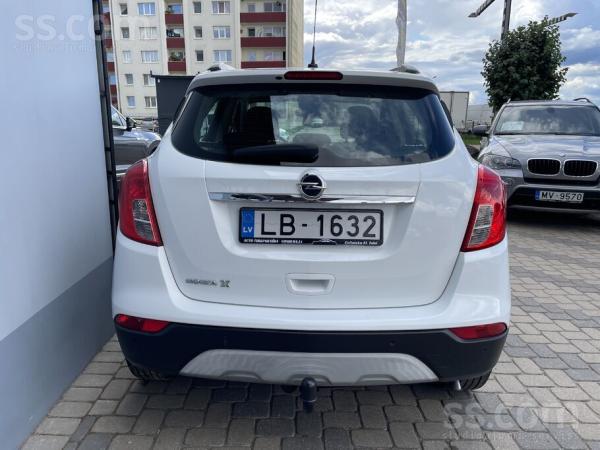 White Opel Mokka 2017 in Talsi, with an engine capacity of 1.60 L and mileage of 192 thousand km for 7600 €, photo 4 on AUTOMOTO.COM.LV