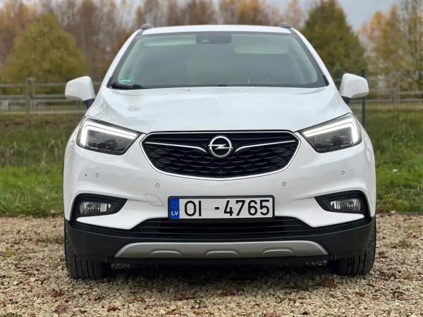 White Opel Mokka 2019 in Jelgava, with an engine capacity of 1.60 L and mileage of 135 thousand km for 12400 €, photo 2 on AUTOMOTO.COM.LV