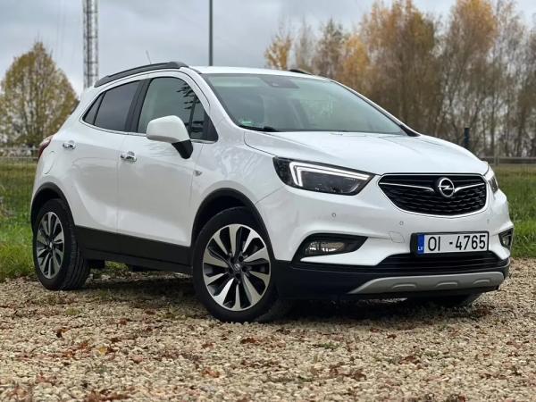 White Opel Mokka 2019 in Jelgava, with an engine capacity of 1.60 L and mileage of 135 thousand km for 12400 €, photo 3 on AUTOMOTO.COM.LV
